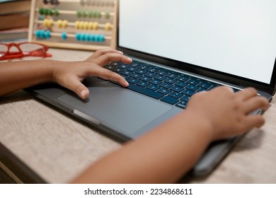 5,599 E Learning Mockup Images, Stock Photos & Vectors | Shutterstock