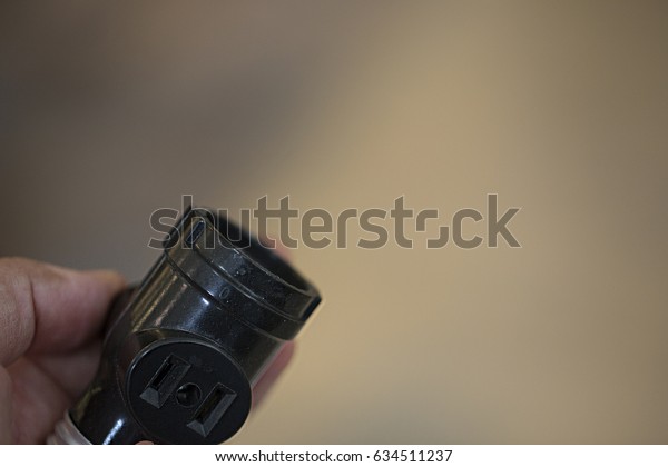Empty Light Socket Hand Stock Photo 634511237 | Shutterstock