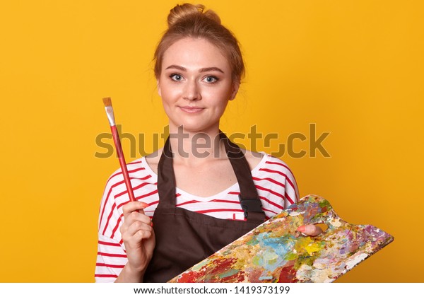 1 Paints Alette Artist Stock Photos, Images & Photography | Shutterstock