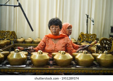 753 Southeast Asian Musical Instruments Images, Stock Photos & Vectors ...
