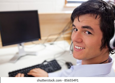 4+ Hundred Customer Support No Face Royalty-Free Images, Stock Photos ...