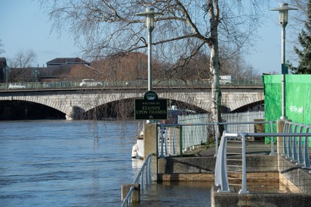 53 imágenes de Seasonal Weather, Flood Warning, River Thames, Staines ...