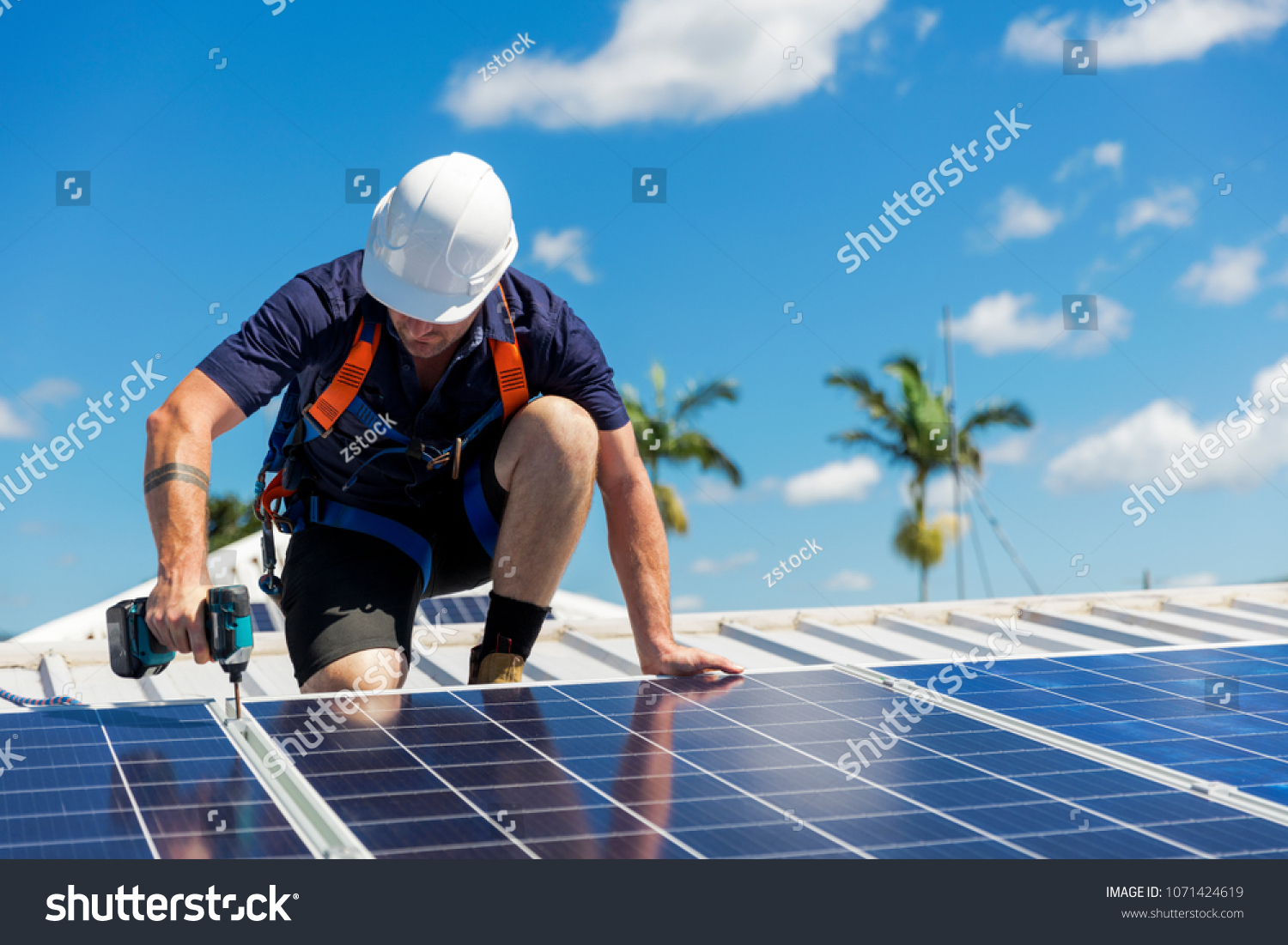 Solar Panel Technician Drill Installing Solar Stock Photo 1071424619 | Shutterstock