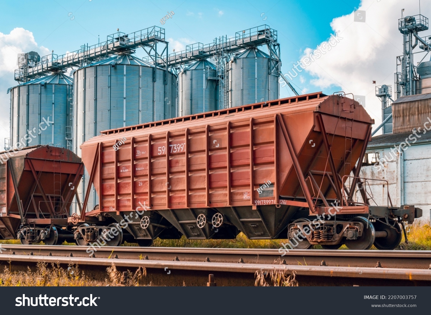 397 Grain Truck Wagon Images, Stock Photos & Vectors | Shutterstock