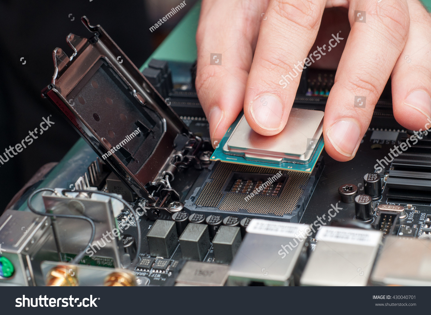 Assembling High Performance Personal Computer Inserting Stock Photo 430040701 | Shutterstock