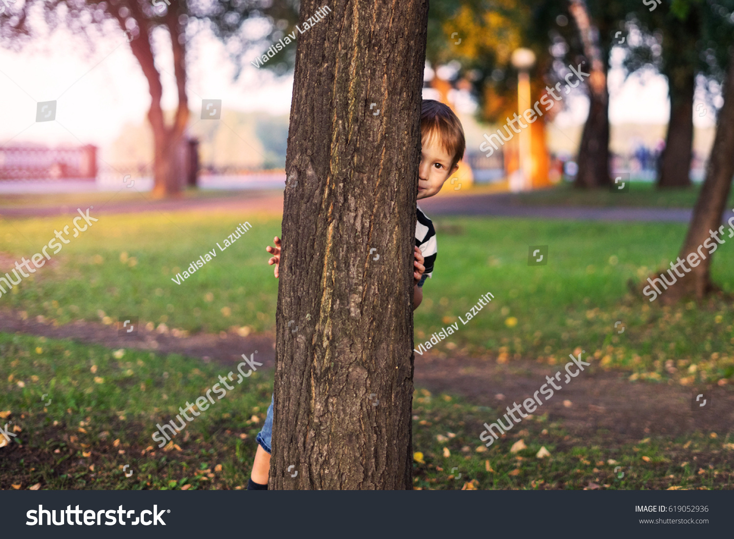 4,233 Boy Behind Tree Images, Stock Photos & Vectors | Shutterstock